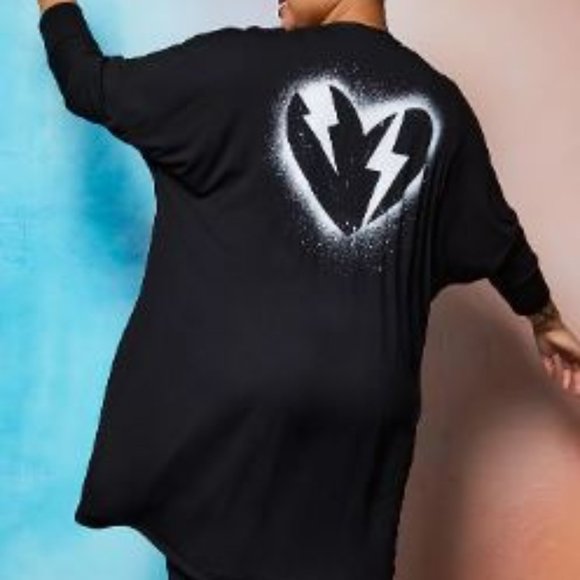 torrid | Tops | Torrid Lovesick Lightning Bolt Heart Super Soft Cocoon ...